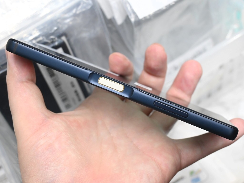 arrows_NX_03 - エルミタージュ秋葉原