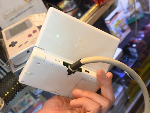 (アキバ取材班) DS/DS Lite映像をキャプチャできる開発機「IS-NITRO-CAPTURE」の良品＆箱付きが約40万円で販売中 ...