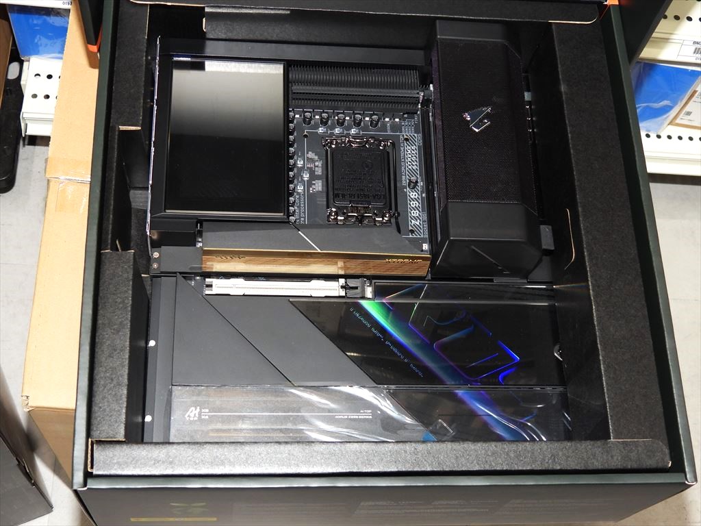 (アキバ入荷情報) AI学習向け最上位マザーボード、GIGABYTE「Z890 AORUS XTREME AI TOP」少量入荷 - エルミタージュ秋葉原