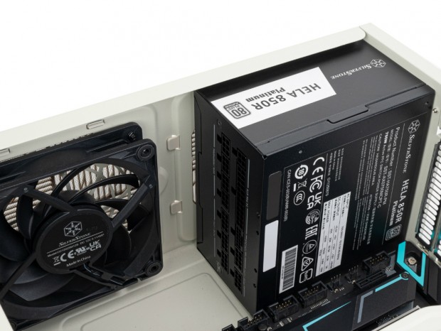 あの”PC-9801風”デザインPCケース、SilverStone「FLP01」正式発表 - エルミタージュ秋葉原