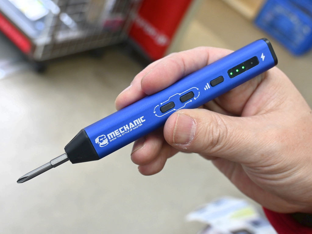 (アキバ取材班) コンパクトな充電式の電動精密ドライバーが入荷。価格は税込3,300円 - エルミタージュ秋葉原