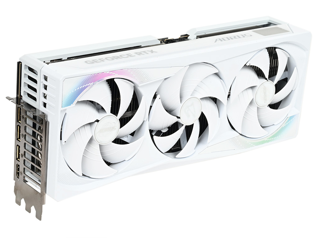 驚くほど冷えるクアッドファン対応クーラーを装備したGIGABYTE「AORUS GeForce RTX 5090 MASTER ICE 32G ...