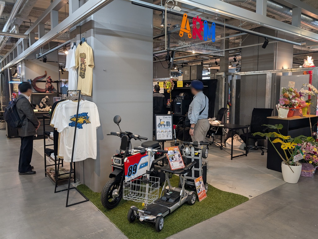 (アキバ取材班) 勇者ロボの操作体験も？ロボットやEVを体験できる「Akiba Robolabo Meetup」がオープン - エルミタージュ秋葉原