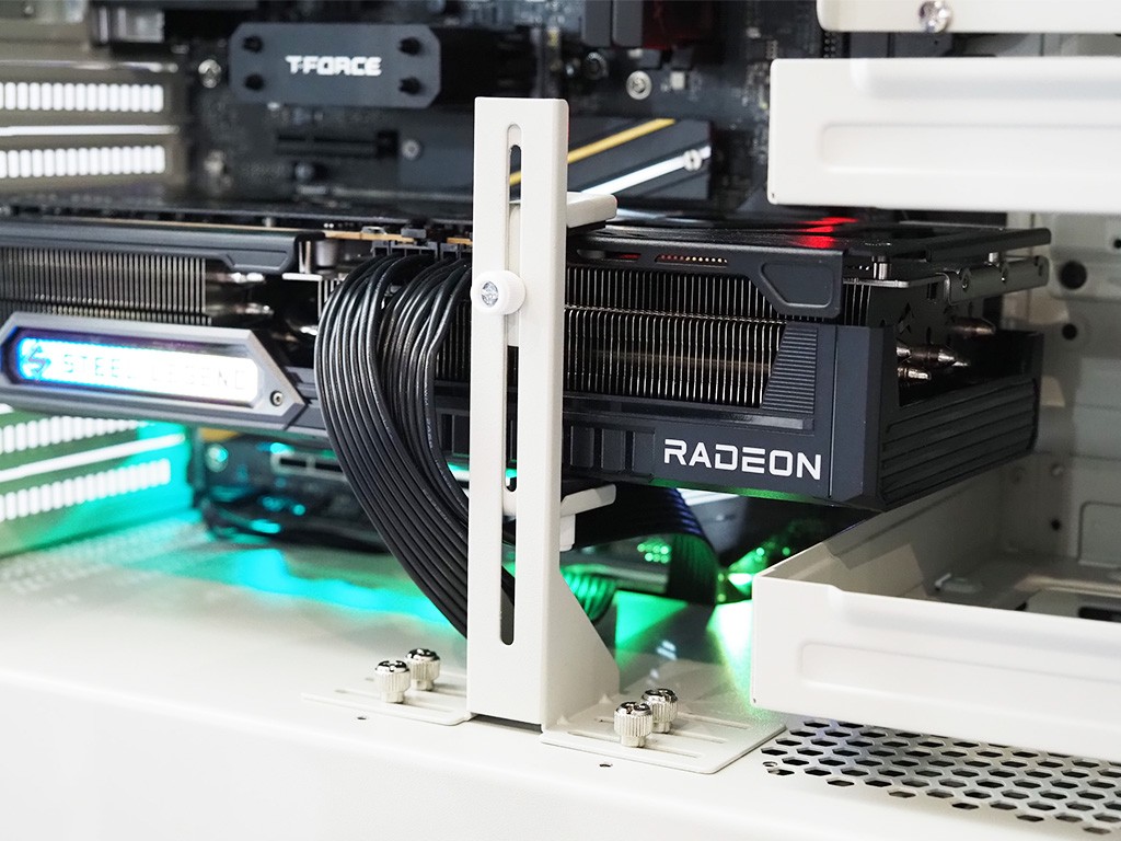 silverstone_FLP02_05 - エルミタージュ秋葉原