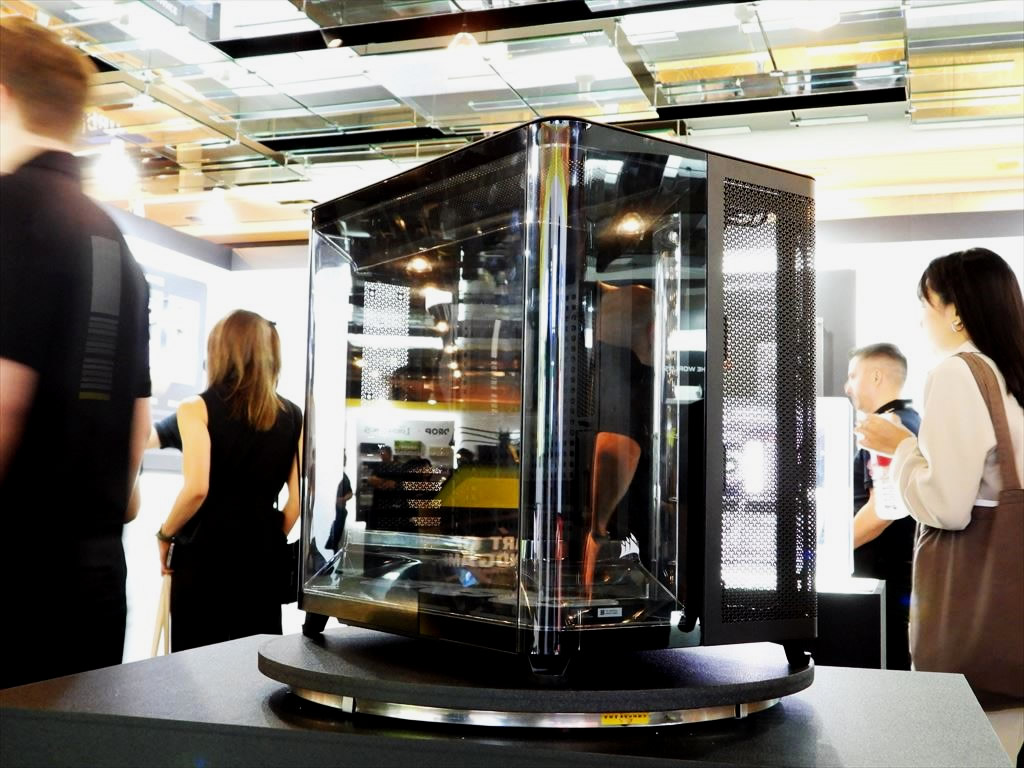 COMPUTEX：CORSAIRが初のトリプルチャンバー構造を採用した「AIR 5400」発表、2025年後半の注目株に - エルミタージュ秋葉原