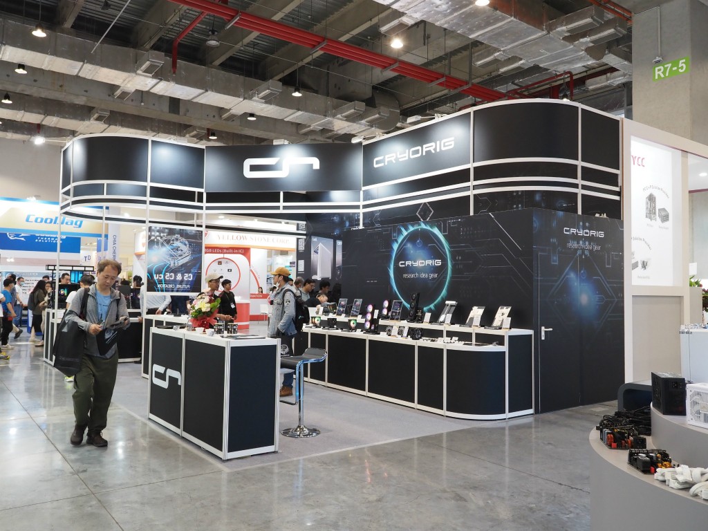 Lull_01 - エルミタージュ秋葉原