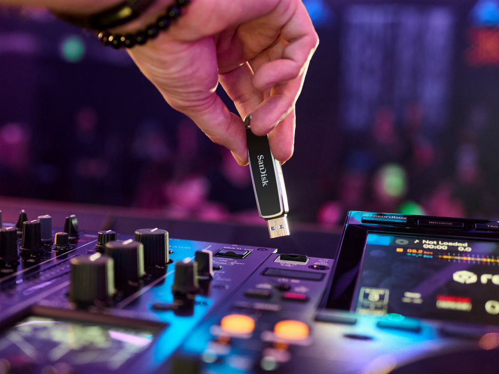 AlphaThetaと共同開発したプロDJ向けUSBメモリ「SanDisk DJ Flash Drive」発売 - エルミタージュ秋葉原