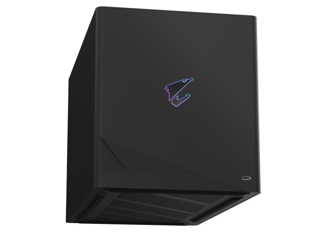 GeForce RTX 5090搭載のThunderbolt 5対応外付けGPU BOX、GIGABYTE「AORUS RTX 5090 AI ...