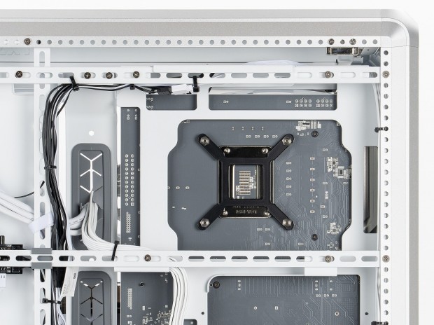 Cooler Master渾身のアルミケースでビルドされた上質ゲーミングPC、パソコンショップSEVEN「ZEFT Z57CM ...