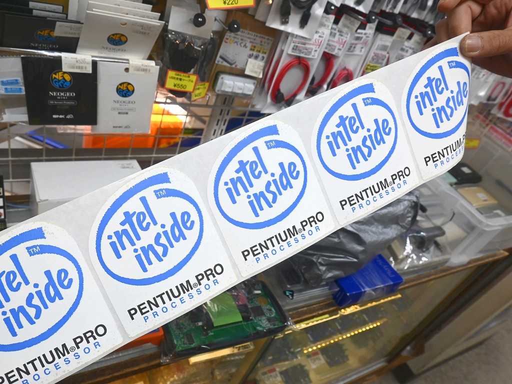 (アキバ取材班) 懐かしのPentiumステッカーが発掘。Pentium ProやMMX Pentiumなど220円で販売中 - エルミタージュ秋葉原