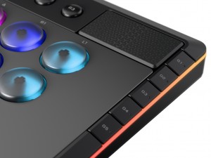 CORSAIR、独自磁気スイッチ採用のレバーレスコントローラ「Novablade Pro」 - エルミタージュ秋葉原