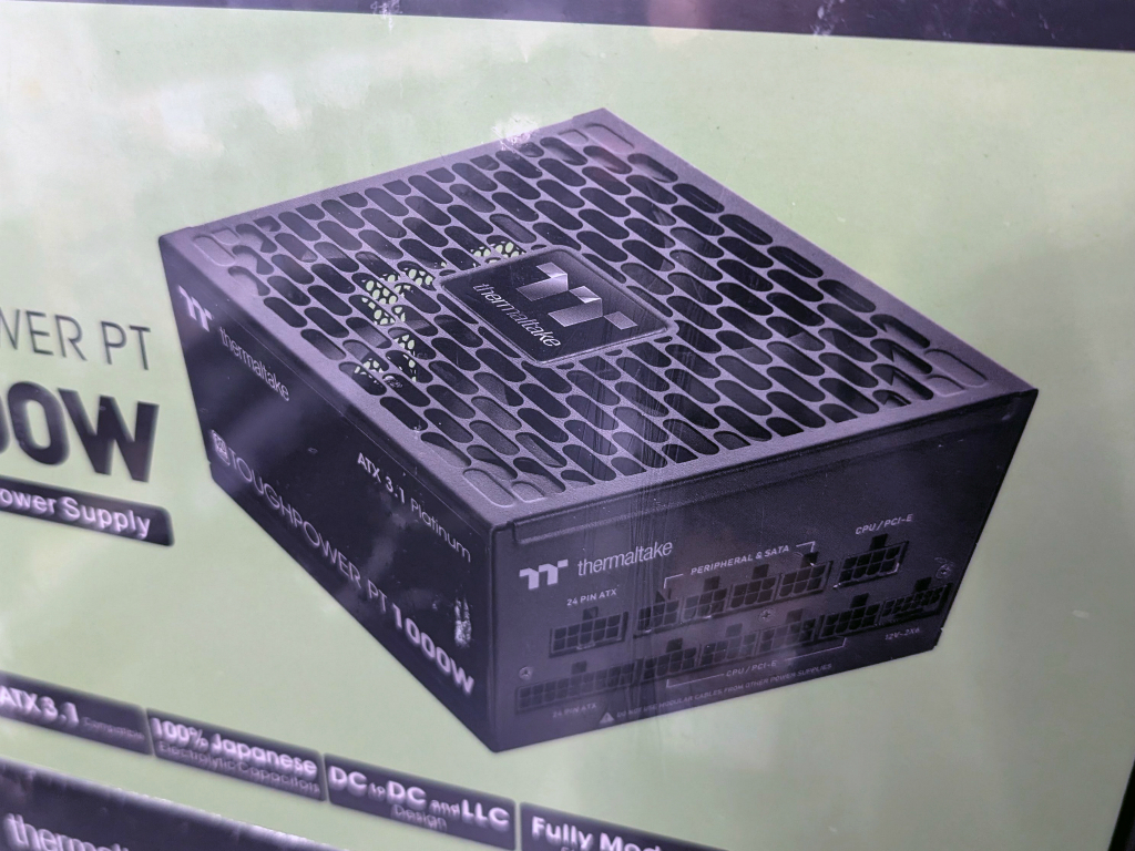 (アキバ取材班) PLATINUM認証取得のコンパクトATX電源、Thermaltake「TOUGHPOWER PT」発売 - エルミタージュ秋葉原